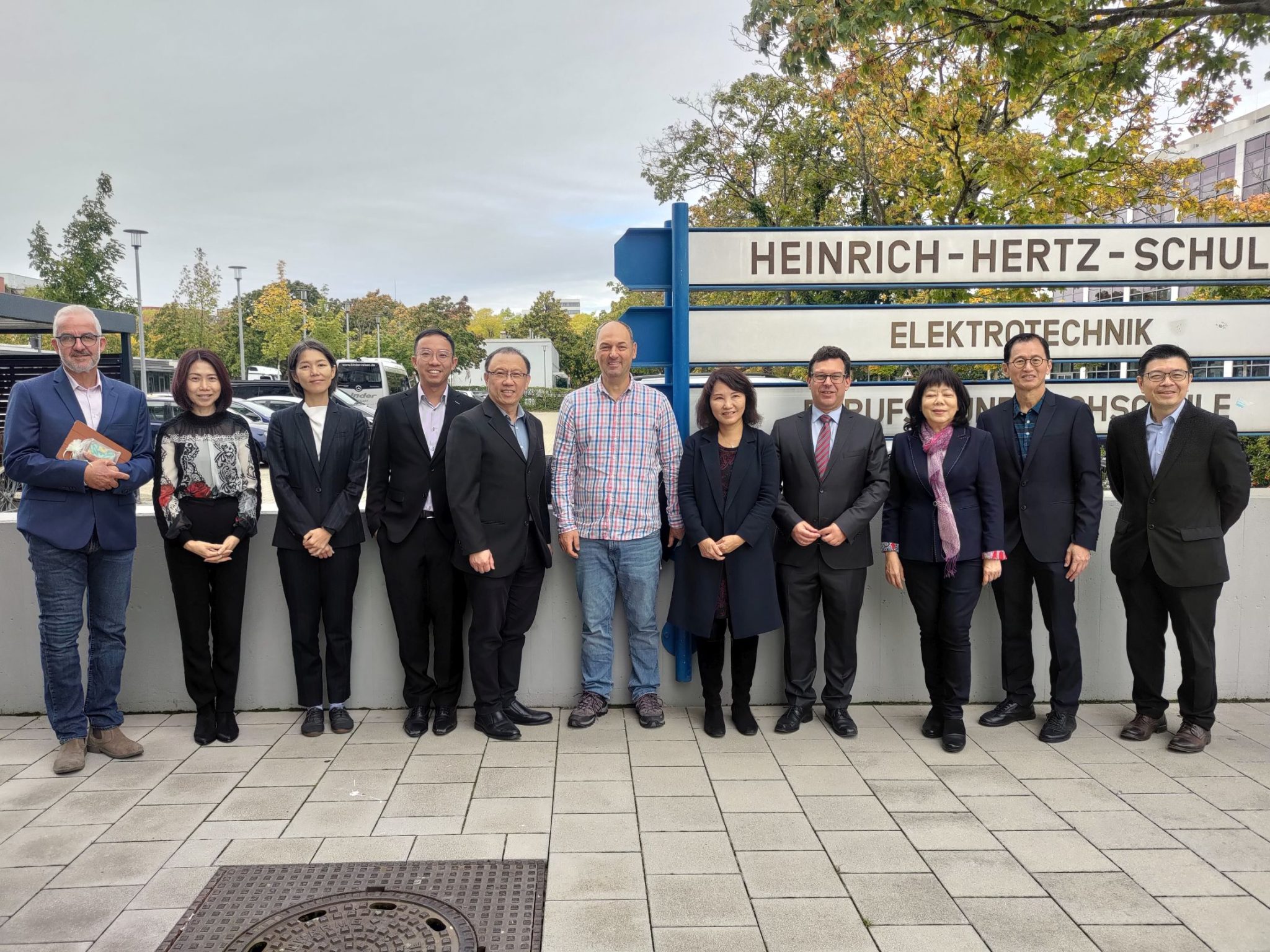 Besuch von Bildungsexperten aus Singapur – Heinrich-Hertz-Schule Karlsruhe